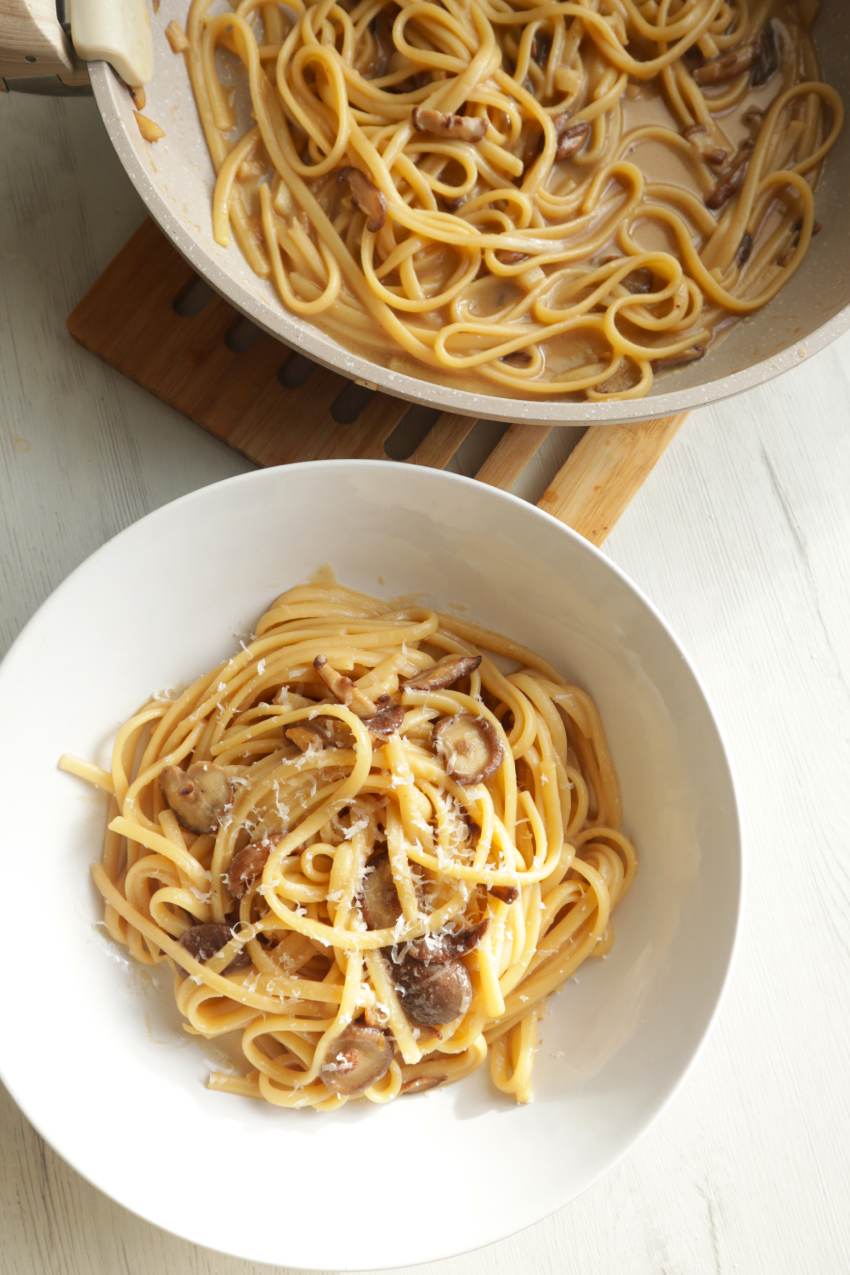 Creamy Miso Mushroom Pasta – A Rich, Buttery & Umami Comfort Dish ...