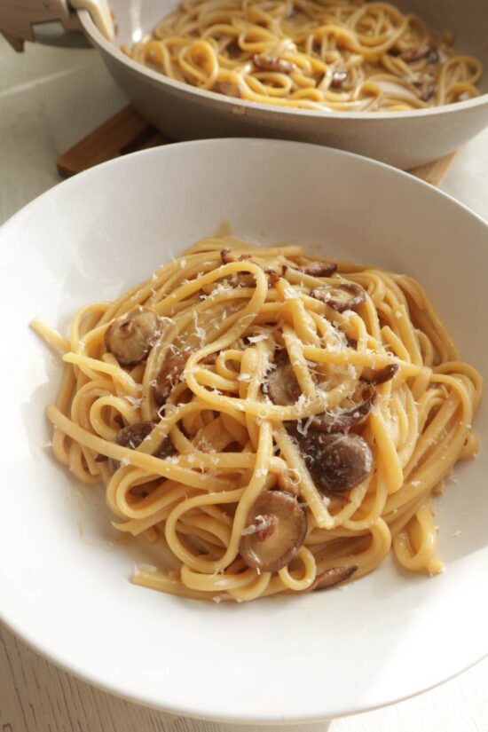 Creamy Miso Mushroom Pasta – A Rich, Buttery & Umami Comfort Dish ...