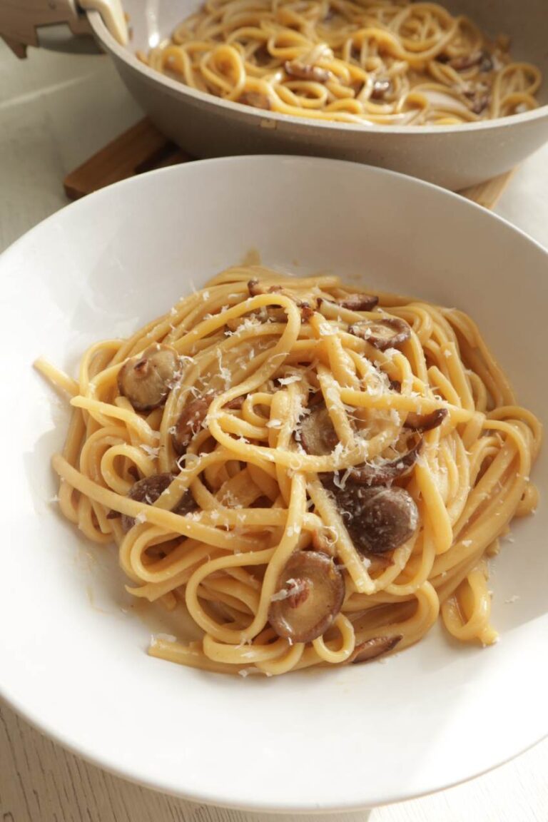 Creamy Miso Mushroom Pasta – A Rich, Buttery & Umami Comfort Dish ...